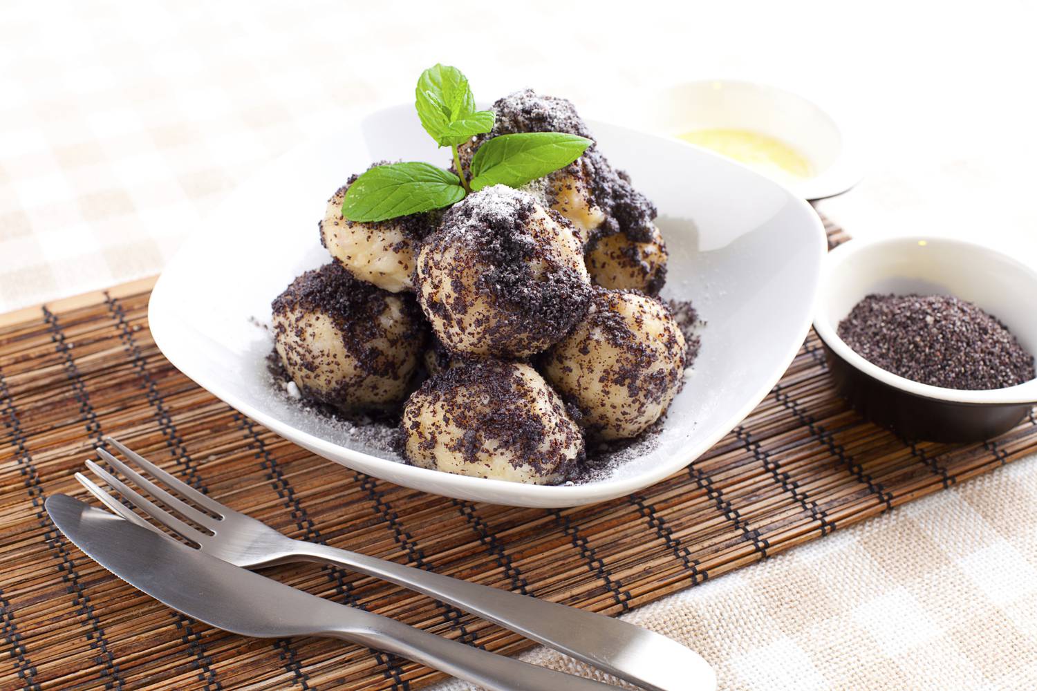 Fantasztikus, mákos túrógombóc - Recept | Femina