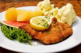 A klasszikus Wiener Schnitzel receptje - Recept | Femina