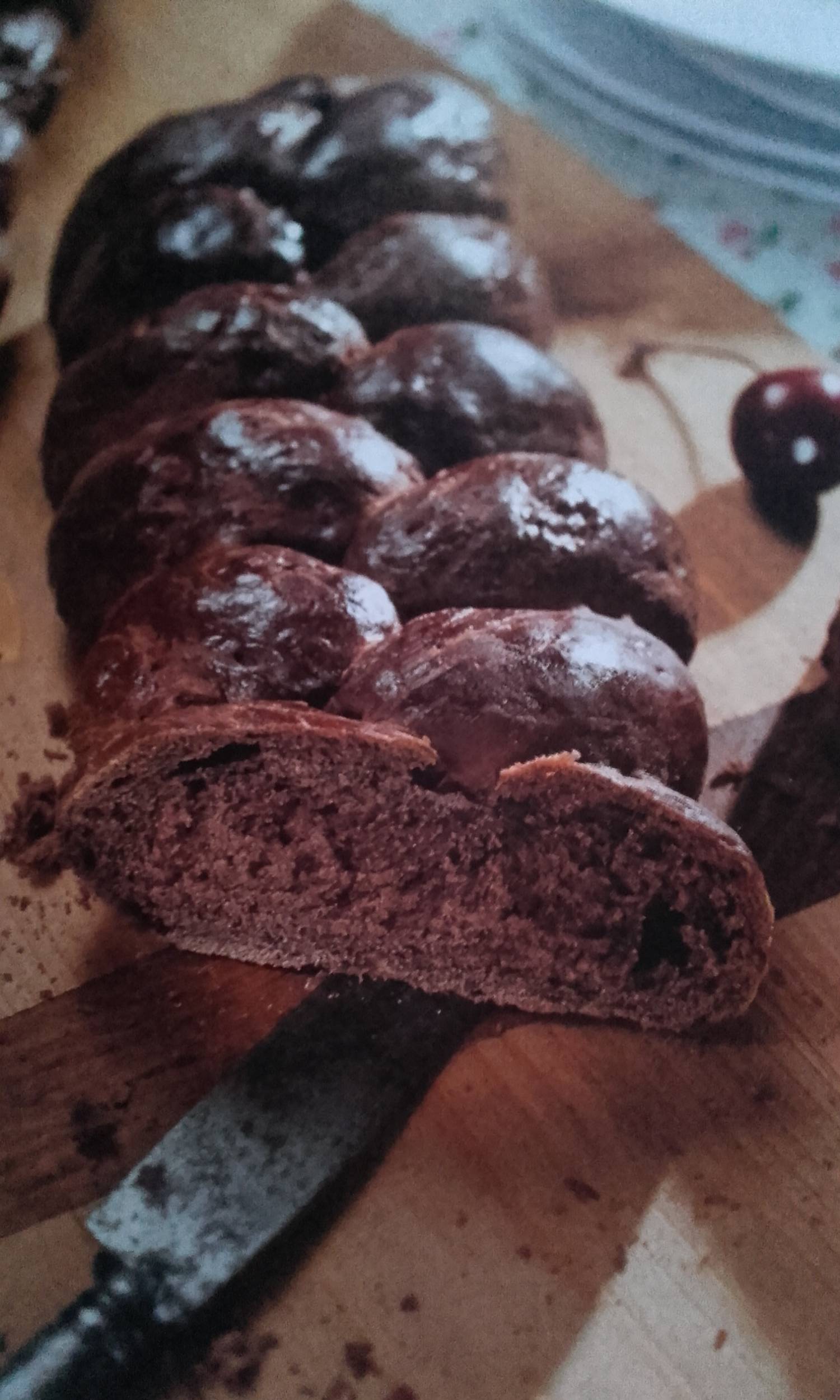 Meggyes-kakaós kalács - Recept | Femina