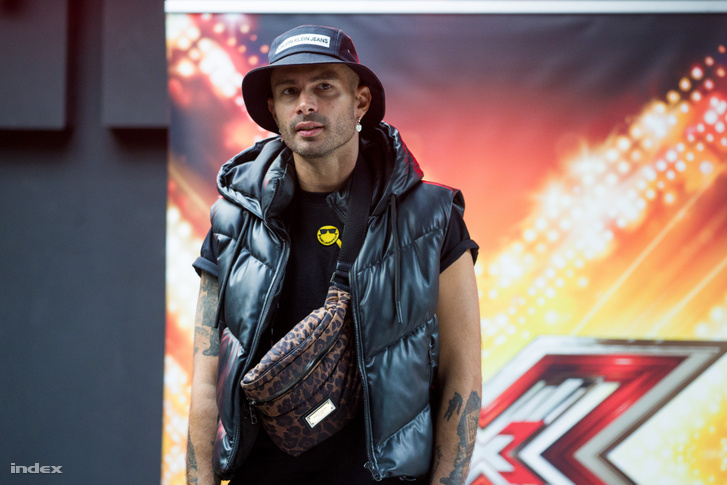 Index - Mindeközben - ByeAlex a Facebookon kelt ki magából, bevédte az ...