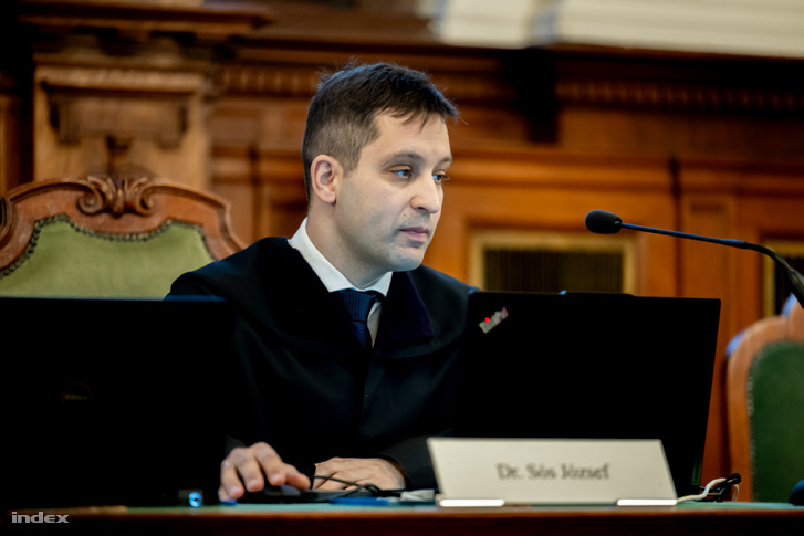 Index - FOMO - A Betyársereg várta az antifa támadások nem bináris ...