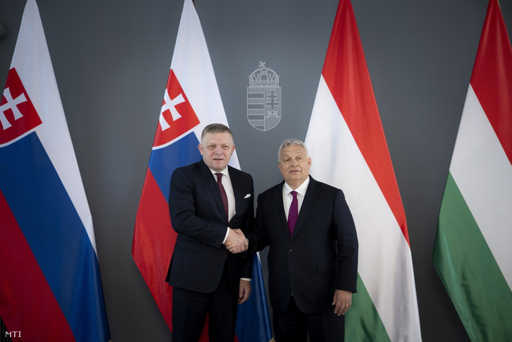 Index - Belföld - Orbán Viktor a CPAC Hungary-re érkező Robert Ficóval ...