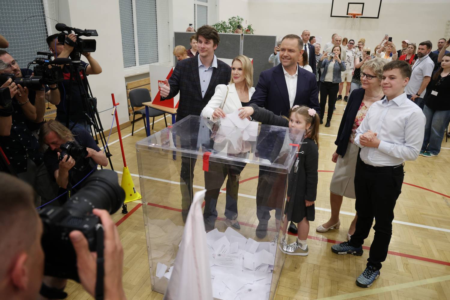Ő az új lengyel first lady: a 39 éves Marta Nawrocka 3 gyerek édesanyja ...