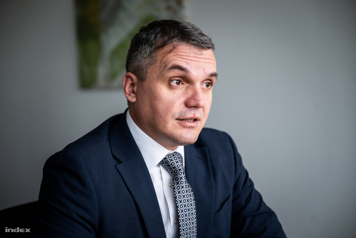 Index - Gazdaság - Milliárdok hevernek a földeken – mégis miért küzd versenyhátránnyal a magyar ...