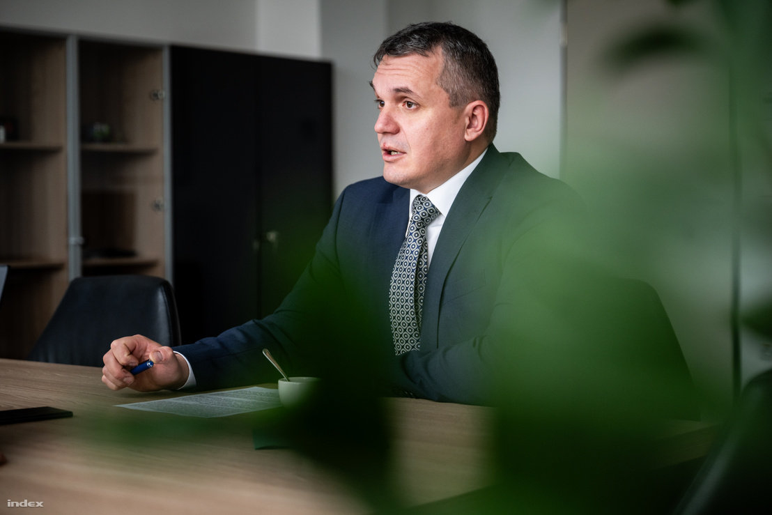 Index - Gazdaság - Milliárdok hevernek a földeken – mégis miért küzd versenyhátránnyal a magyar ...