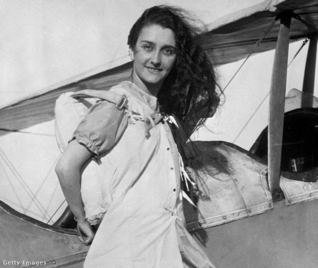 15 évesen ugrott először a világ első női ejtőernyőse – másfél méter ...