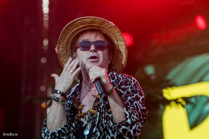 Index - Mindeközben - Szikora Róbert duettre készül Zámbó Jimmyvel ...