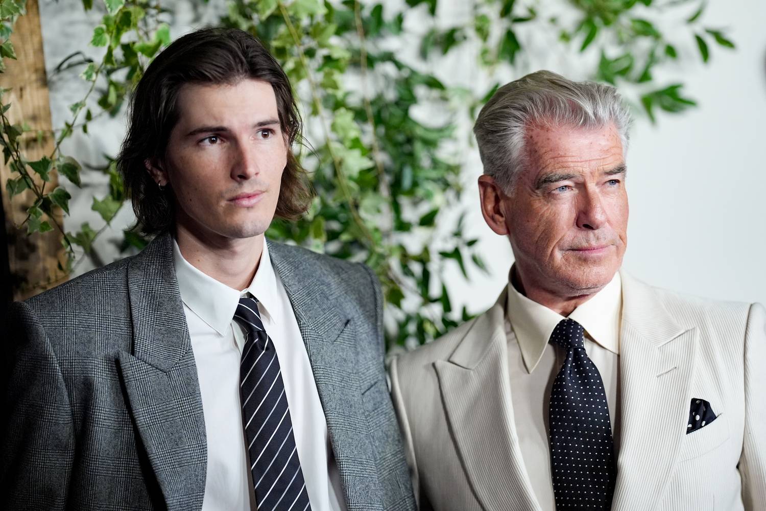 Pierce Brosnan ritkán látott fiával állt a vörös szőnyegre: a 28 éves ...