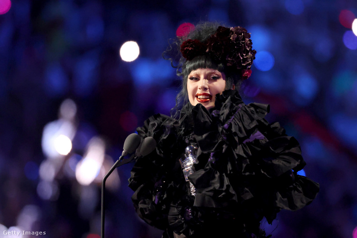 Index - Kultúr - Lady Gaga nyerte az Év Előadója díjat az MTV Video ...
