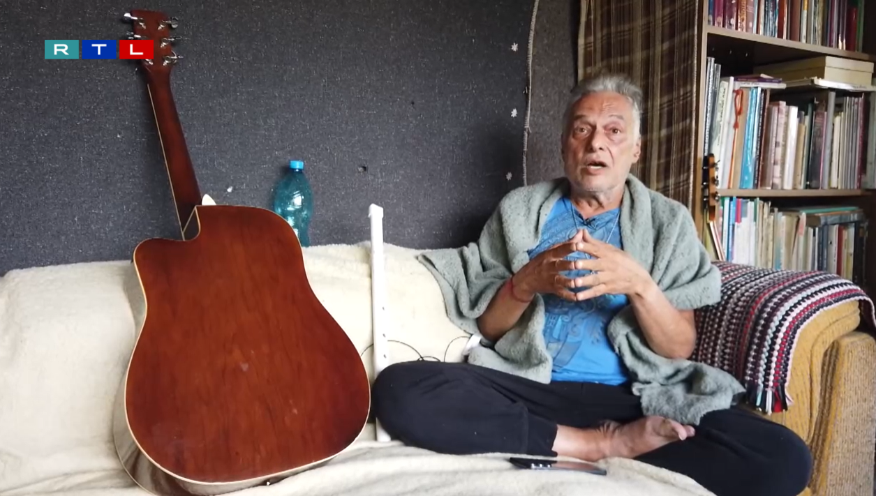 Ezen a tanyán él a 70 éves Laár András: a pusztaság közepén romos ...