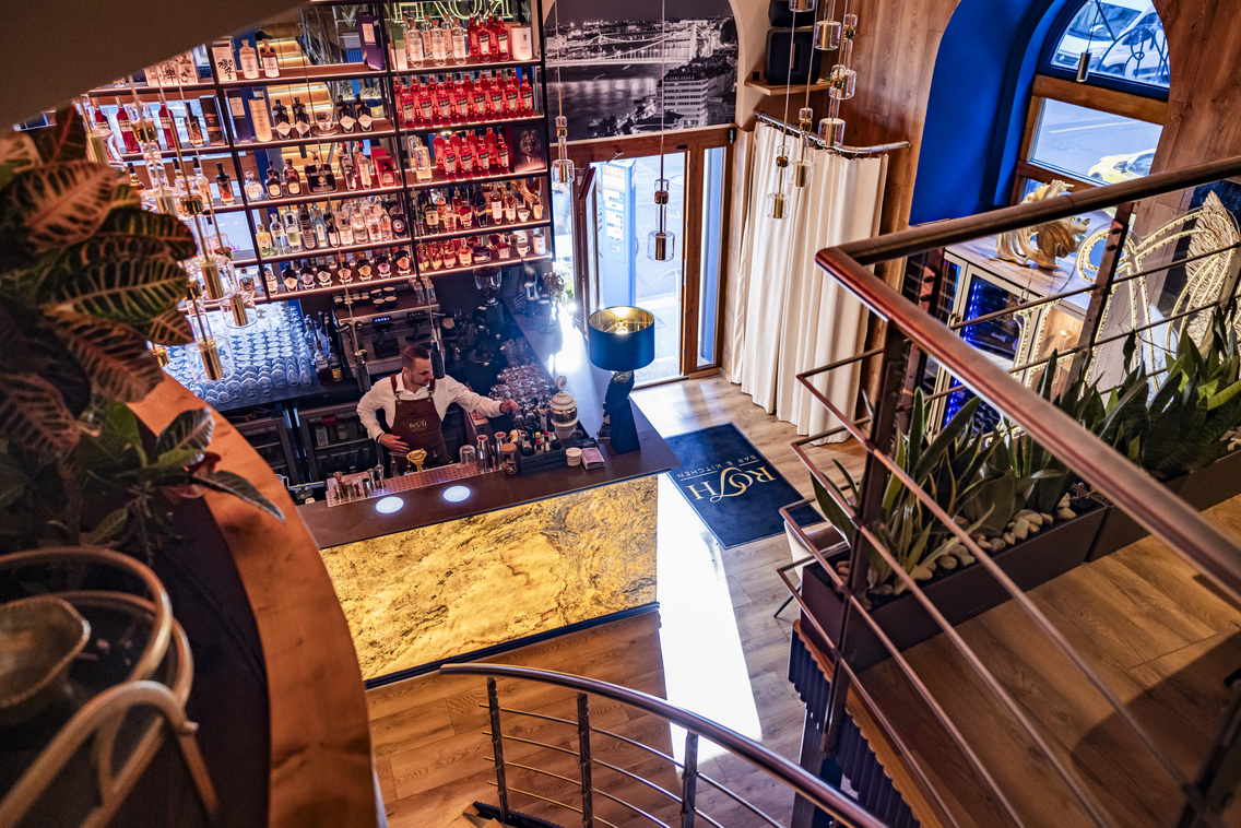 Amikor a fúziós magyar konyha találkozik egy koktélbárral – A Roth Bar ...