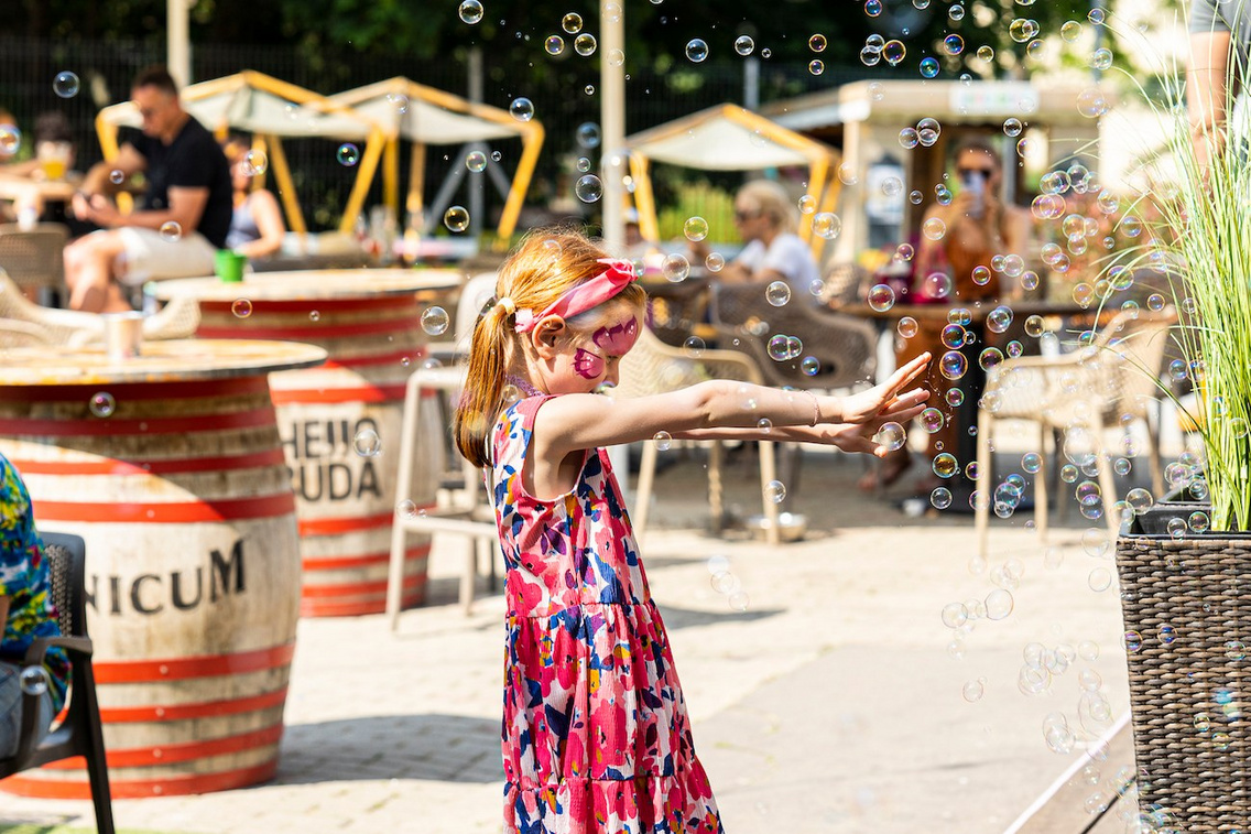 Zárd a nyarat a Hello Buda teraszán egy extra BBQ- és brunchpartival ...