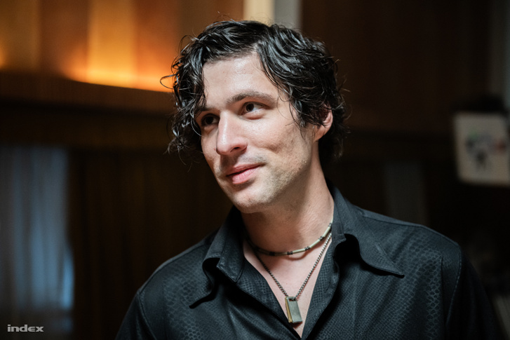 Index - Mindeközben - Újabb esküvő fotókat tett közzé Ember Márk és ...