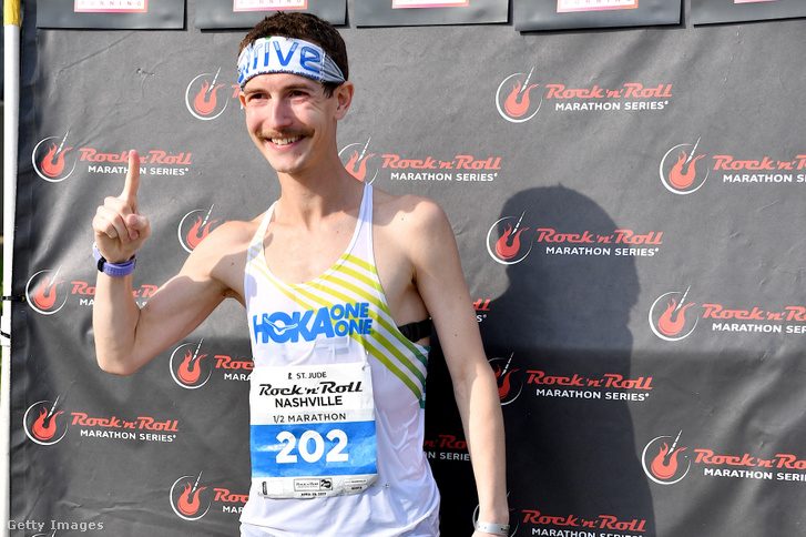 Index - Sport - Húsz óra alatt akarta megmászni az Everestet a ...