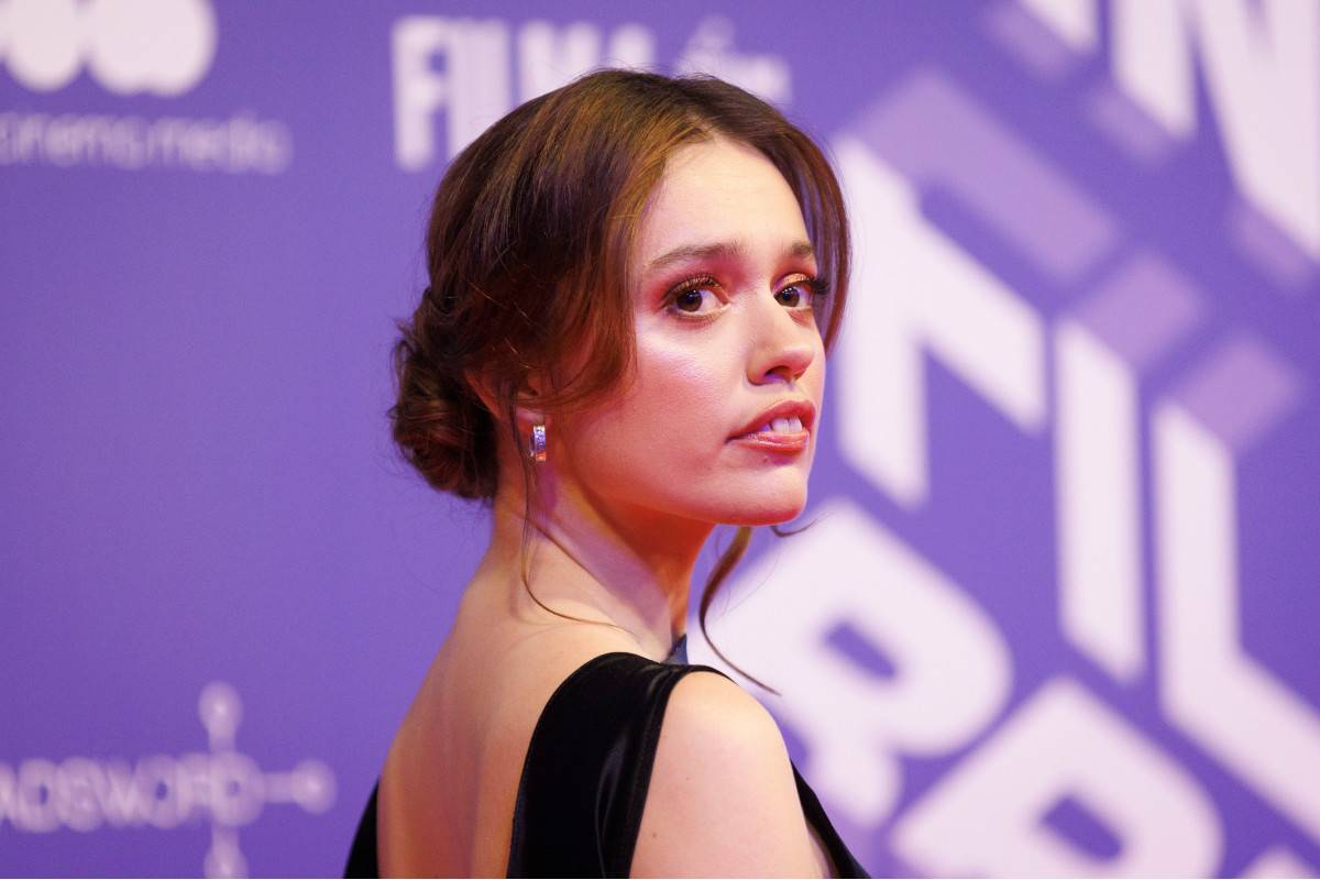 Aimee Lou Wood mosolyát szívébe zárta Hollywood: képeken a színésznő ...