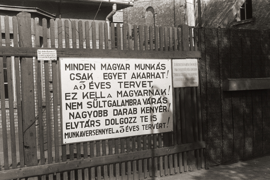 Az ember méretű hajócsavartól a Koldusoperáig – 10 különleges kép a ...