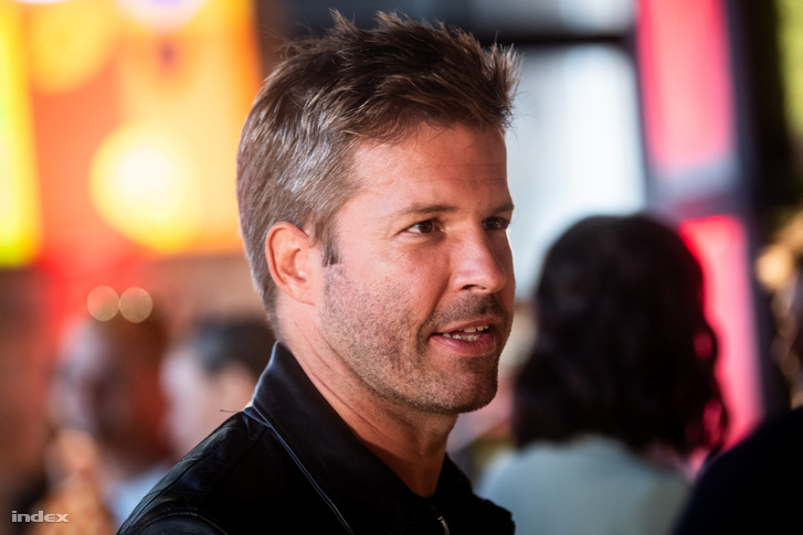 Index - Mindeközben - Schóbert Lara először posztolt fotókat új ...