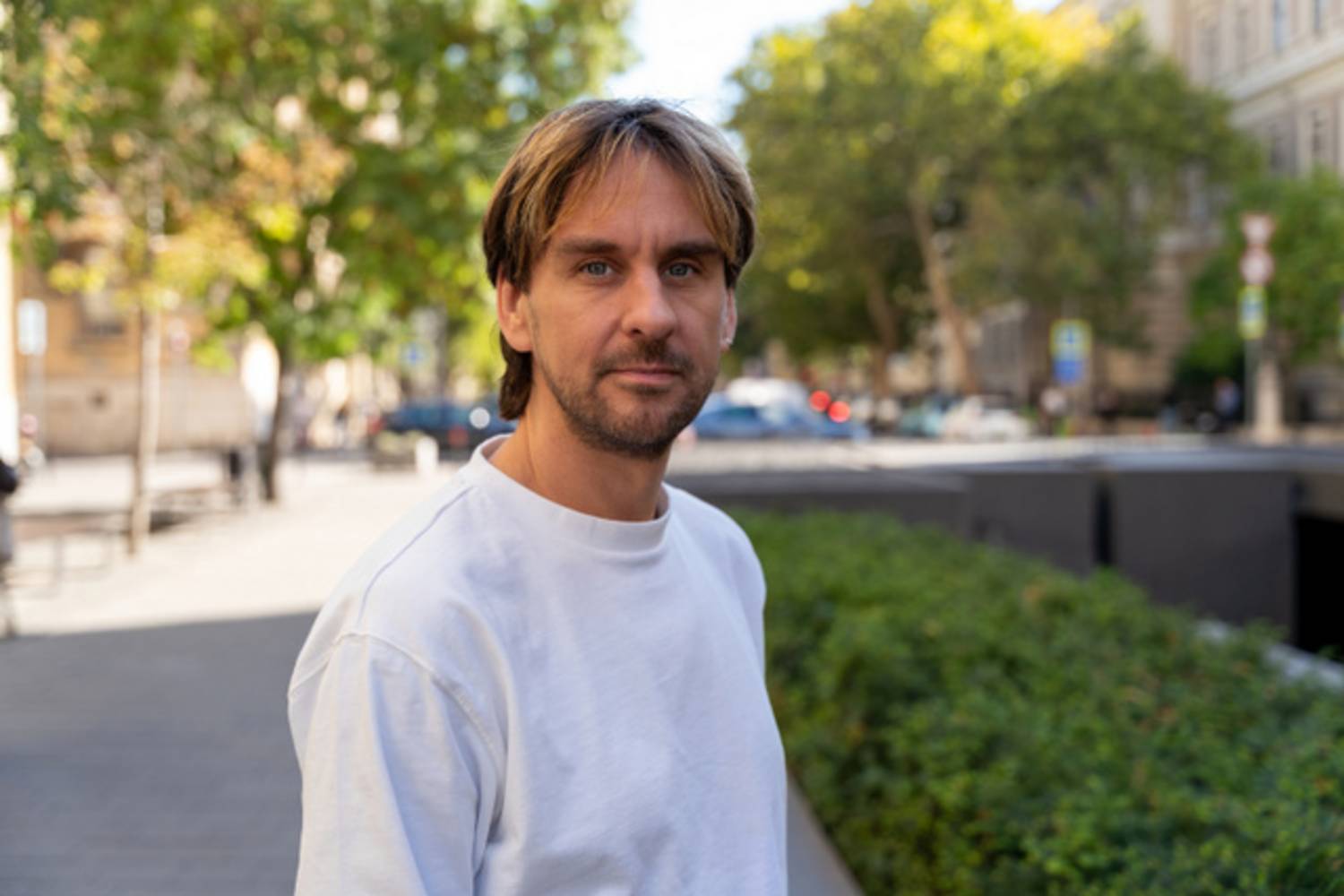 „Másodlagos, hogy férfi veri a nőt vagy a nő veri a férfit” – Fabricius Gábor a kapcsolati ...