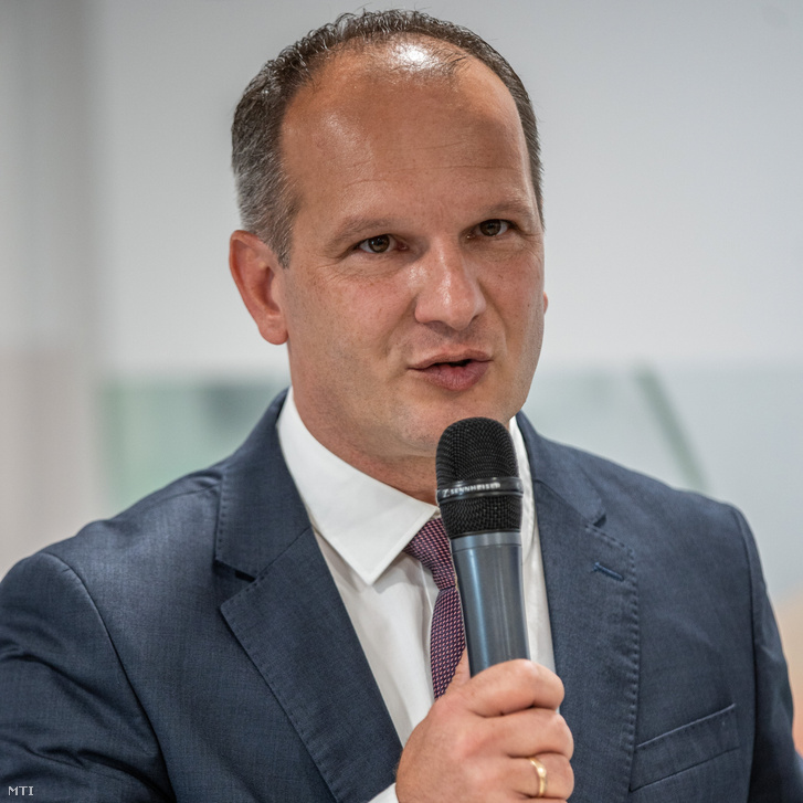 Index - Belföld - Elképesztő vádak, beígért lejárató anyag, lemondás és ...