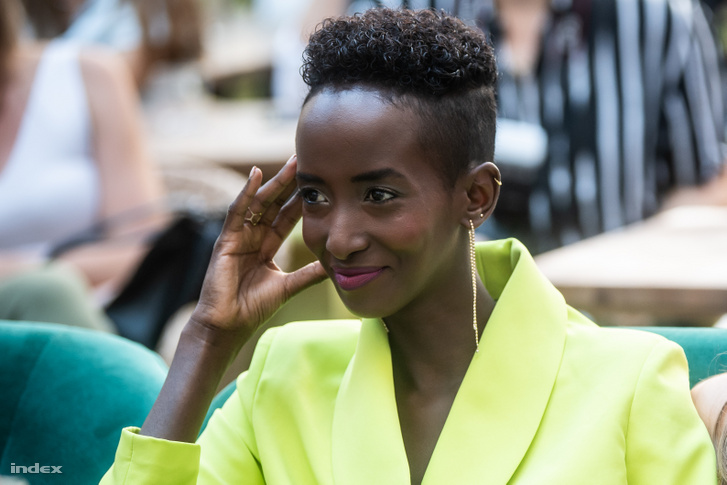 Index - Mindeközben - Először mutatta meg újszülött kisfia arcát Kafi ...