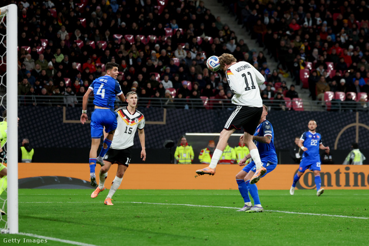 Index - Futball - Futball - Fél óra alatt földbe döngölte szomszédunkat ...