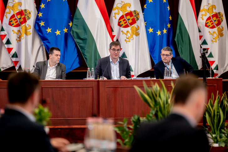 Index - Belföld - Papíralapon szavaznak a főpolgármester-helyettesről ...