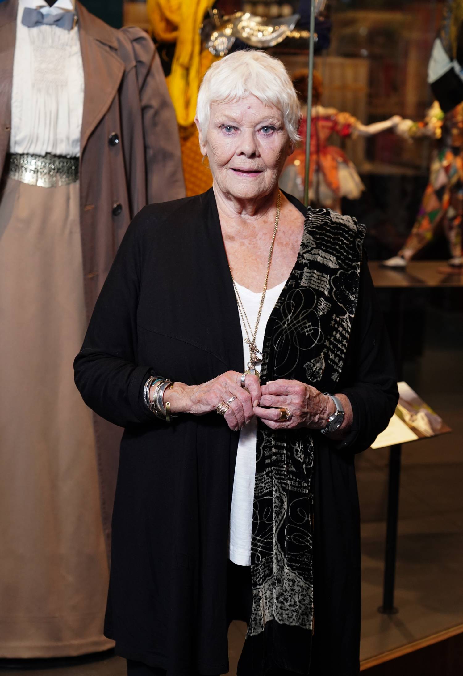 A 90 éves Judi Dench már senkit nem ismer fel: romló állapotáról ...