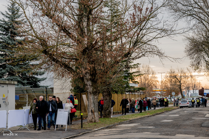 Index - Belföld - DPK-gyűlés Kecskeméten: „Isten mentsen, hogy ...