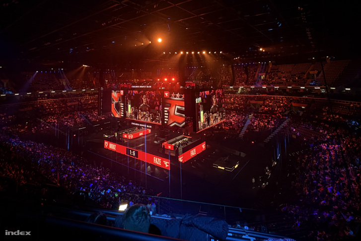 Index - Sport - Kiesett a Mouz, a magyar játékos, Torzsi is búcsúzott a ...