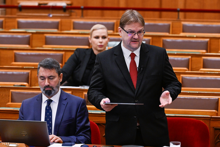 Index - Belföld - Orbán Viktor mint köztársasági elnök, beteg bűnözők ...