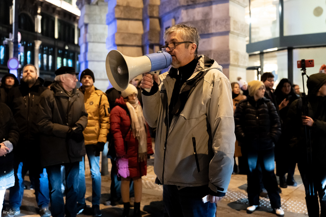 Index - Belföld - Hatalmas káoszt okozott Budapesten Hadházy Ákos, a ...