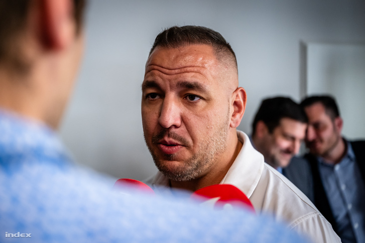 Index - FOMO - Curtis szóban is visszavágott ByeAlexnek a bohócos képek ...